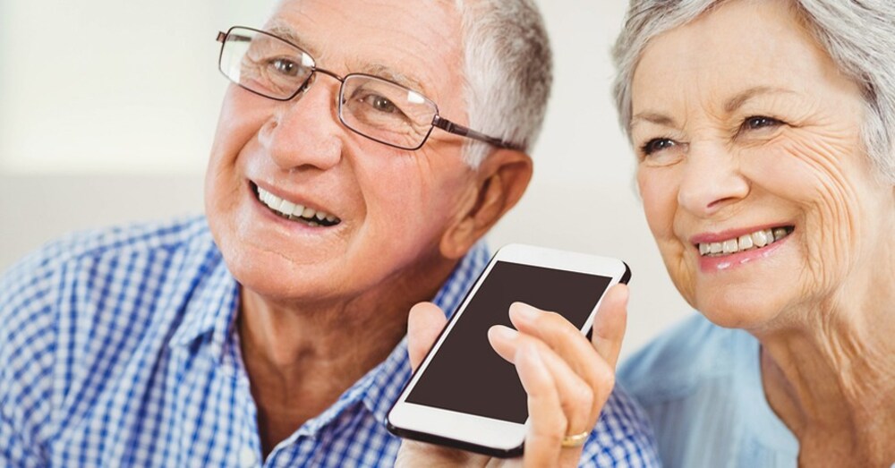 How to choose the best cell phones for visually impaired seniors ...