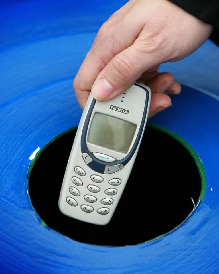 Choosing a Phone: Burner Cell vs Prepaid Cell Differences ...